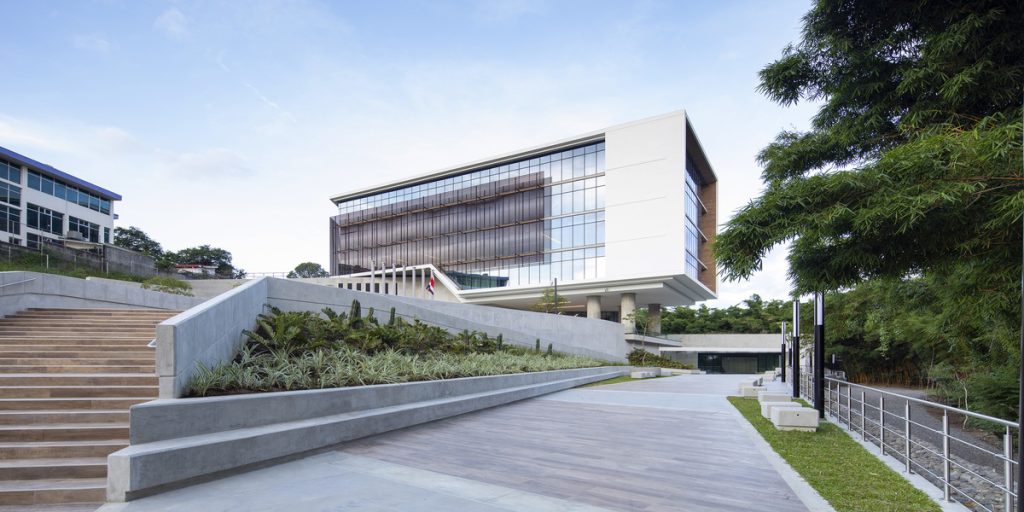 VAN DER LAAT & JIMÉNEZ CELEBRA 55 AÑOS DE TRAYECTORIA EN EL SECTOR DE LA CONSTRUCCIÓN EN COSTA ...